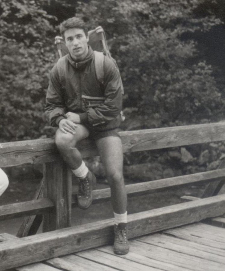 JOVAN MEMEDOVIĆ JE BIO OPASAN FRAJER: Fotografija iz MLAĐIH DANA ...