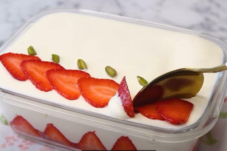 TIRAMISU OD JAGODA: Čuvena italijanska poslastica na malo drugačiji način!