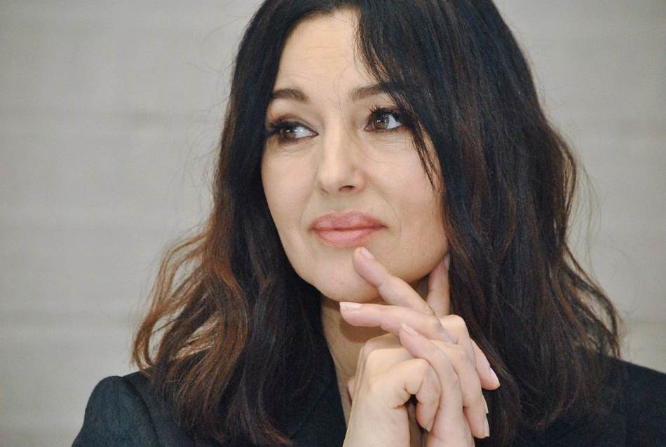 KOJA BOJA KARMINA JE SAVRŠENA ZA ŽENE SA 40 I 50 GODINA: Jedna nijansa ...